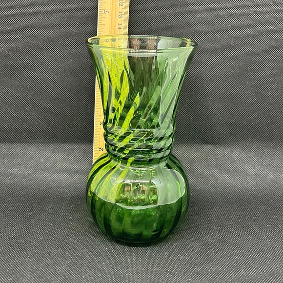 Anchor Hocking | Art | Vintage Anchor Hocking Green Glass Vase | Poshmark